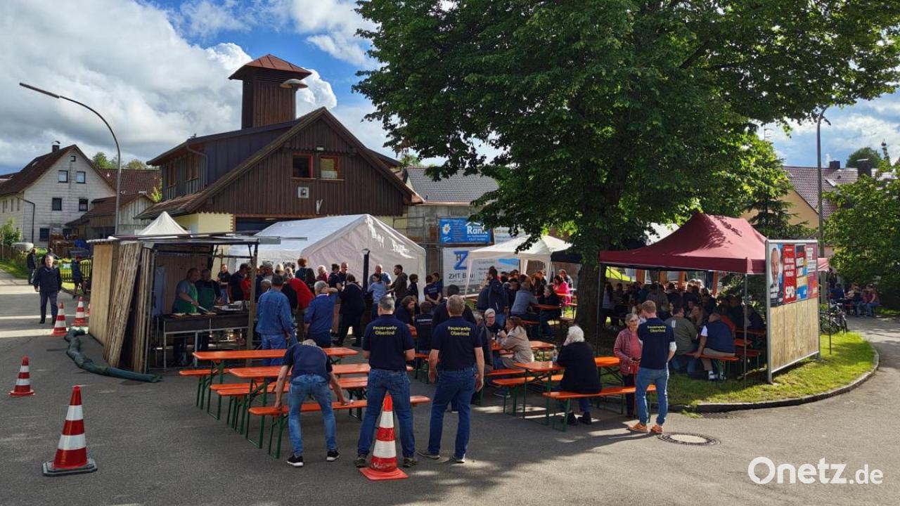 Oberlind feiert trotz Regen mit Groß und Klein Dorffest | Onetz