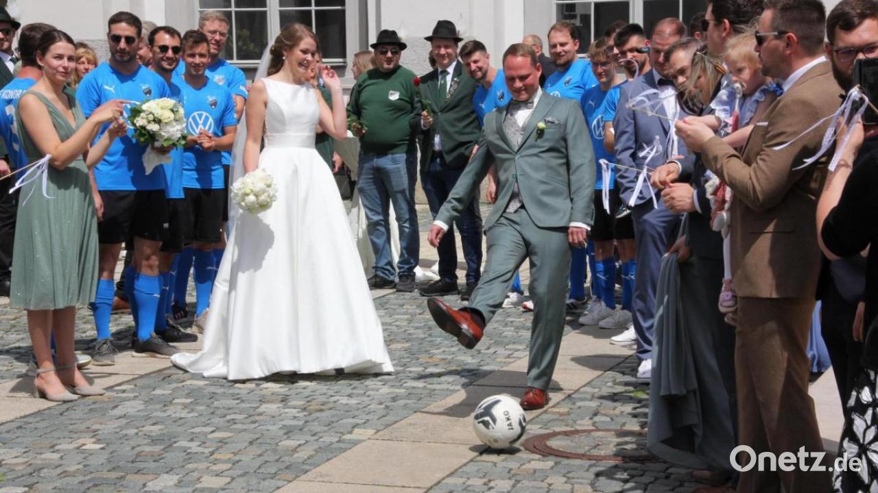 Stefanie und Sven Ollermann geben sich in der Klosterkirche Waldsassen das Jawort | Onetz