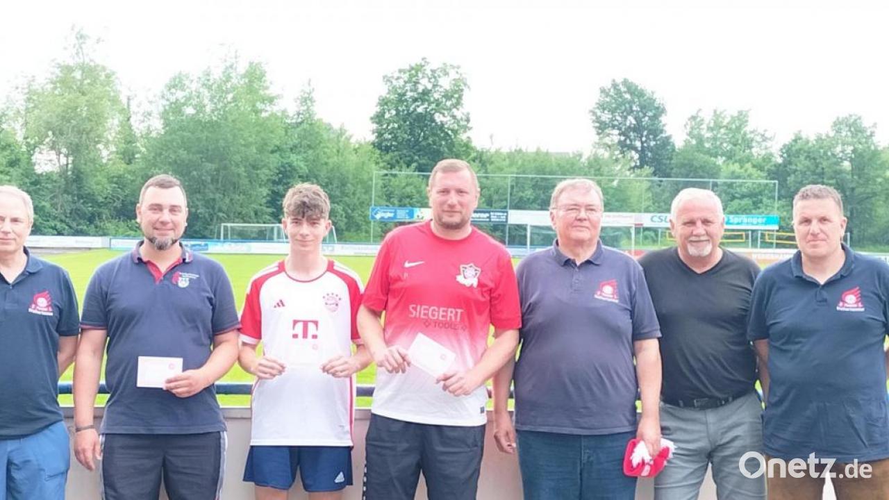 FC Haudanehm/Rote Legion gewinnt Elfmeterturnier des Bayernfanclubs Weiherhammer | Onetz