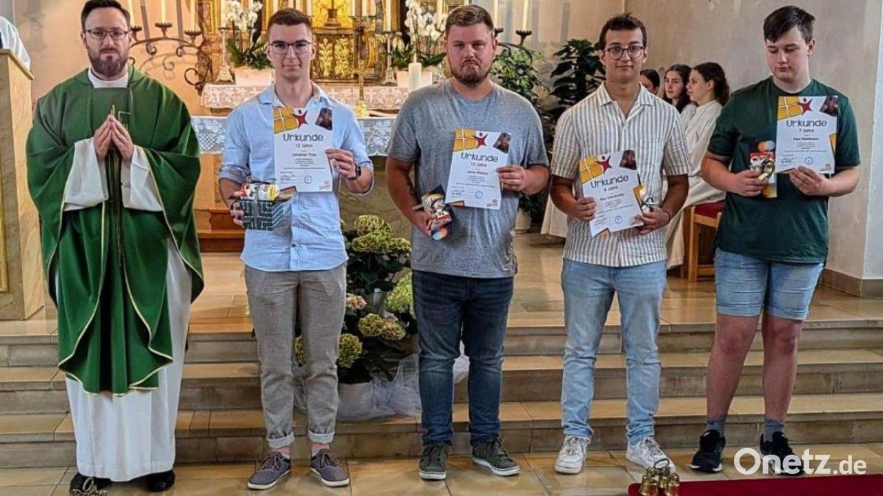 Abschied und Neuaufnahmen-Rekord bei Ministranten in Ursensollen | Onetz