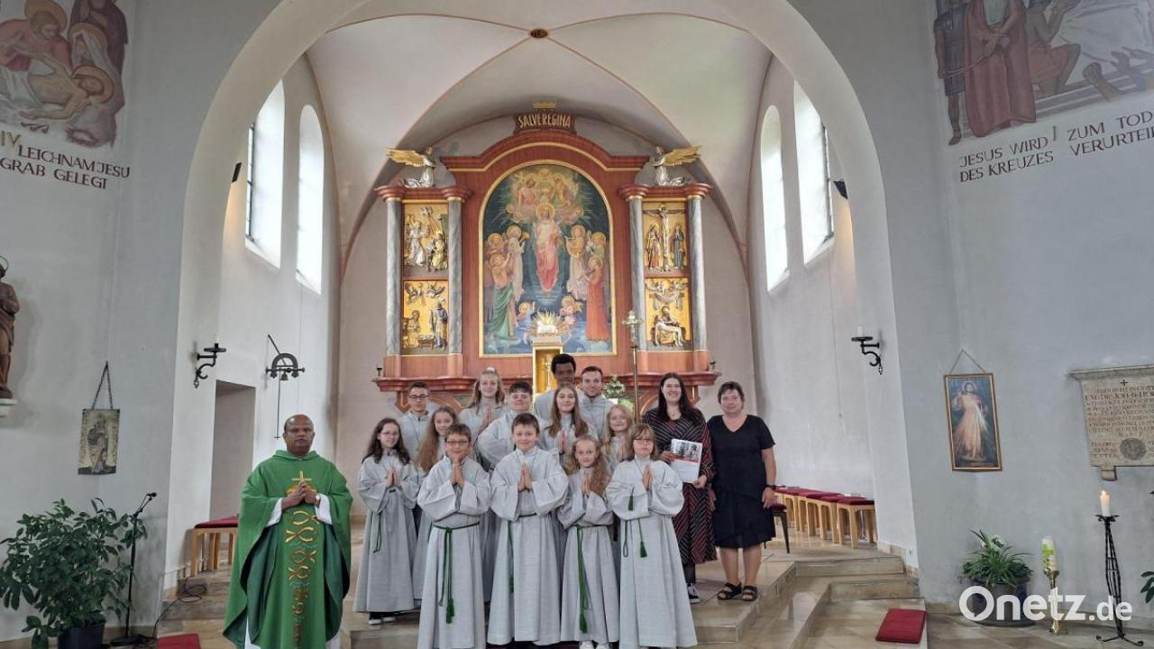 Pfarrei Krummennaab nimmt neue Ministranten auf | Onetz