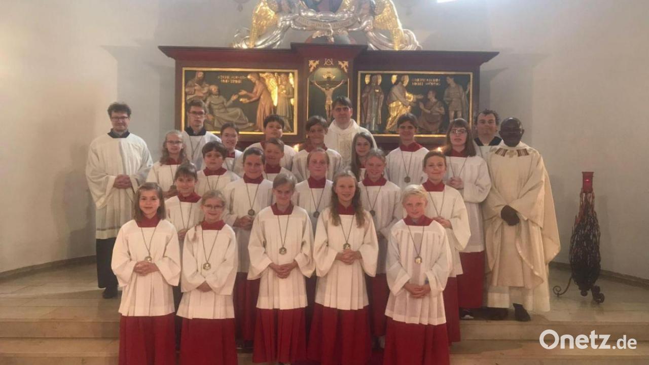 Ein Dutzend neue Ministranten in Mitterteich | Onetz