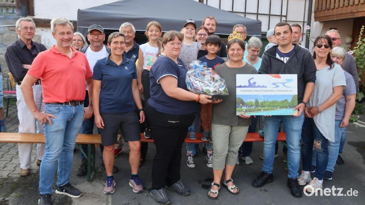Lisa Rauh feiert in Friedenfels mit vielen Gratulanten Geburtstag | Onetz