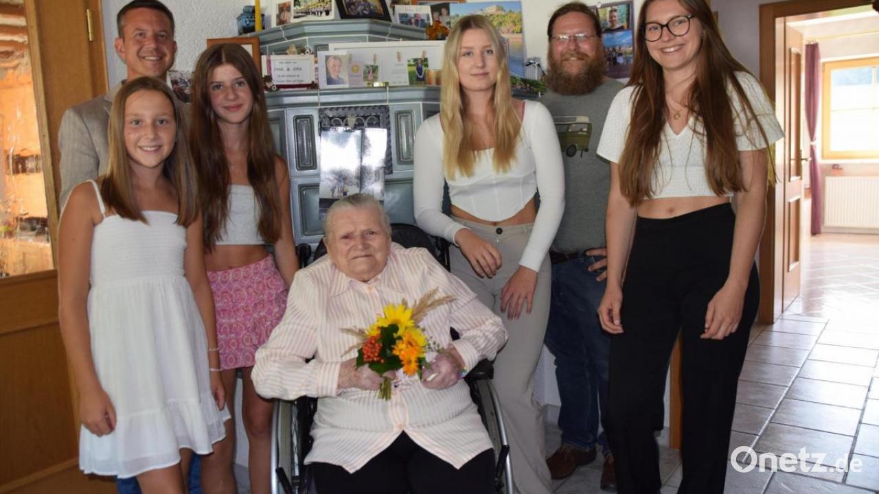 Anna Lederer feiert 100. Geburtstag in Mitteldorf bei Königstein | Onetz