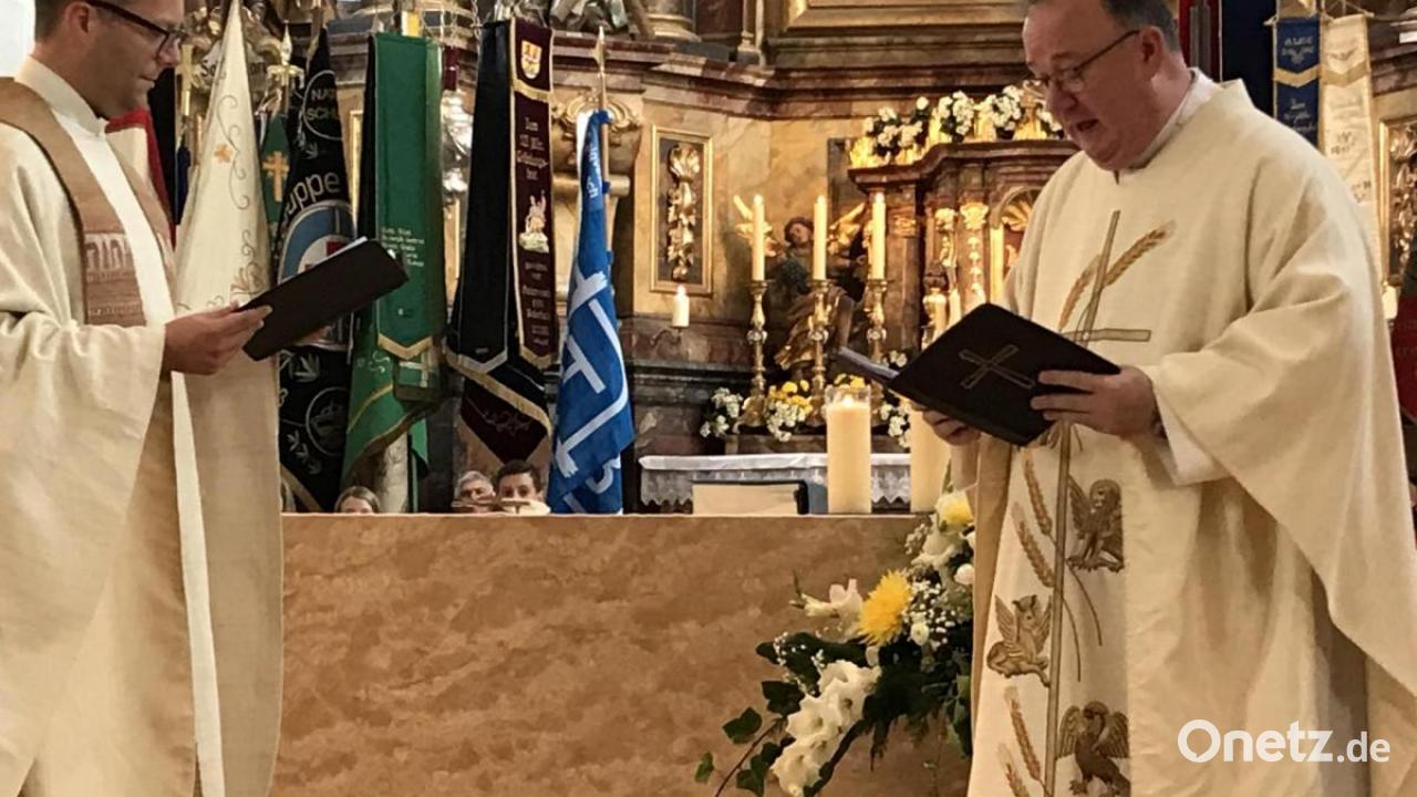 Hahnbacher bereiten neuem Pfarrer beeindruckenden Empfang | Onetz