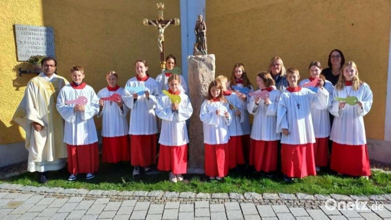 Zwei neue Messdienerinnen | Onetz