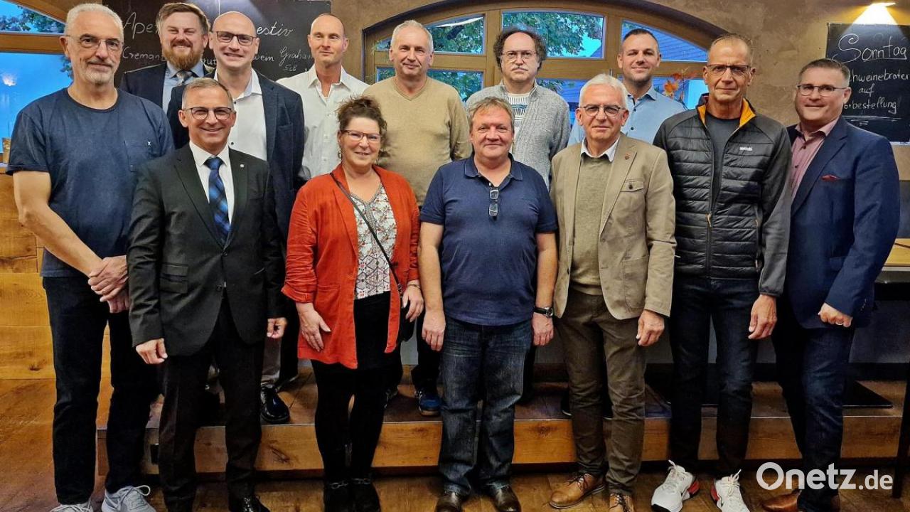 Pilkington Weiherhammer dankt langjährigen Mitarbeitern | Onetz