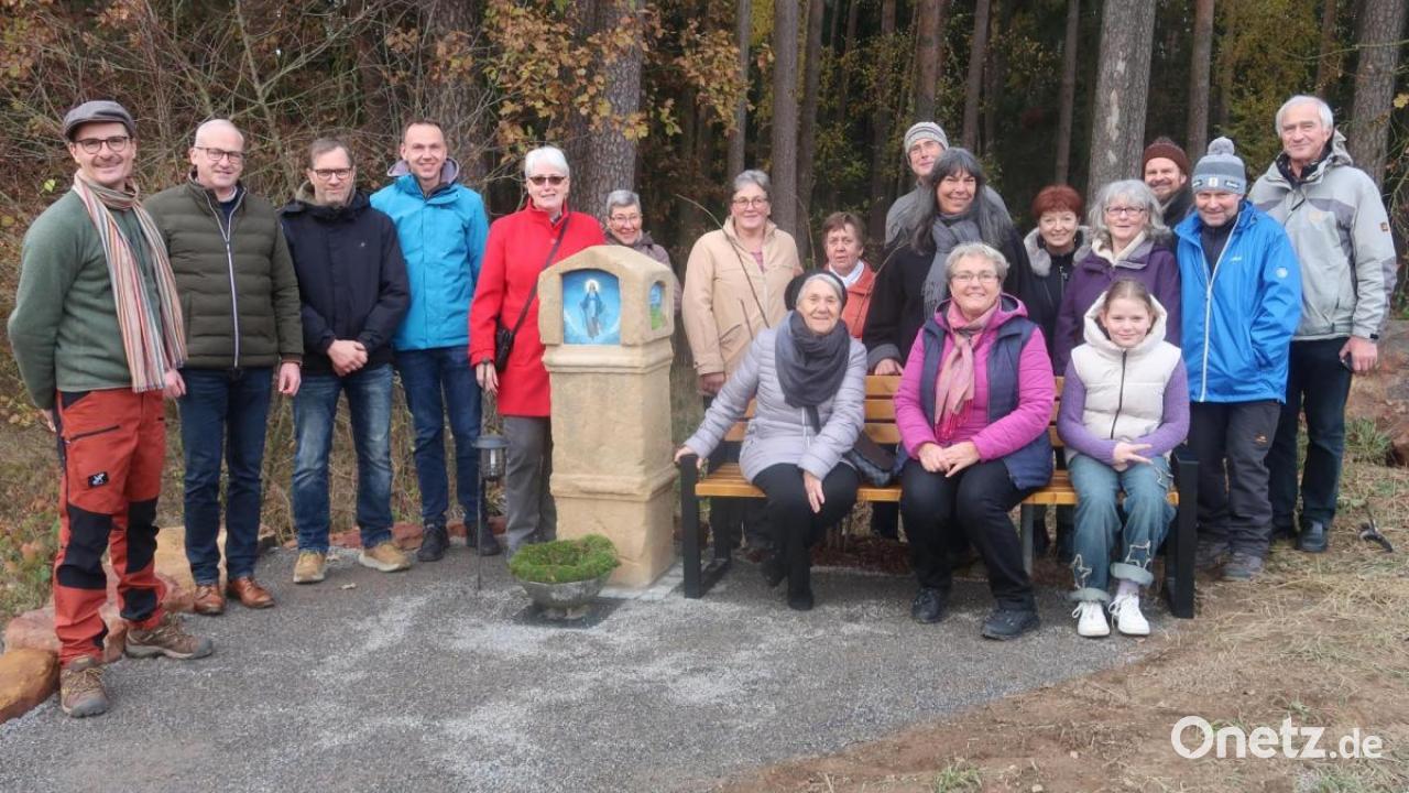 Thamer-Marterl bei Adlholz erstrahlt dank Eigeninitiative in neuem Glanz | Onetz