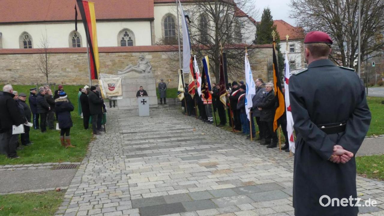 Opfer von Krieg und Gewalt erinnern | Onetz