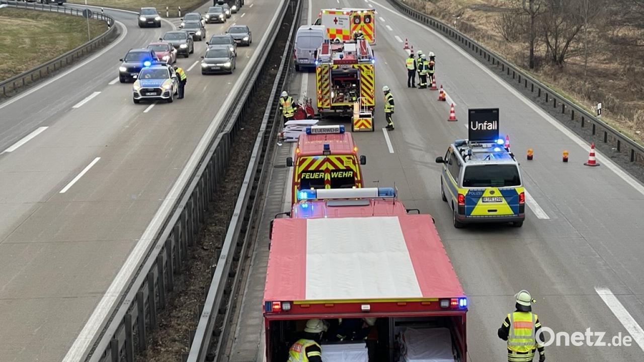Lkw verliert Fracht auf A93: Zwei Folgeunfälle zwischen Luhe-Wildenau und Weiden | Onetz