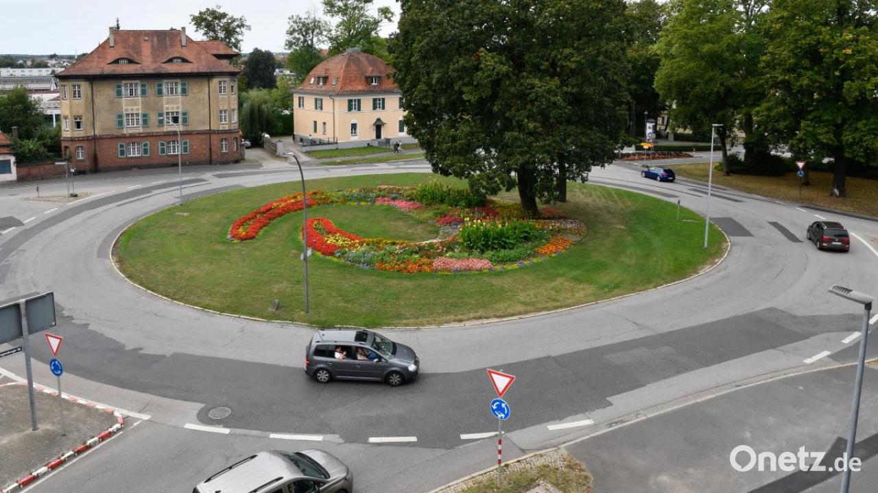 Am Kreisel in Amberg: VW kracht in VW | Onetz
