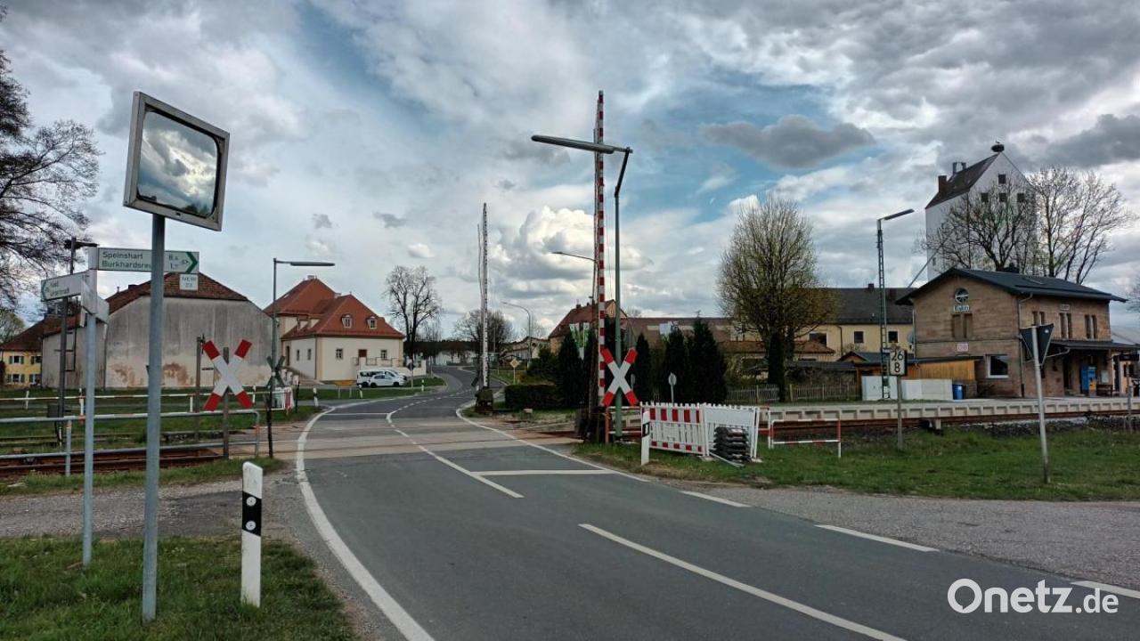 Bahnübergänge in Trabitz und Pressath wegen Gleisbauarbeiten gesperrt ...