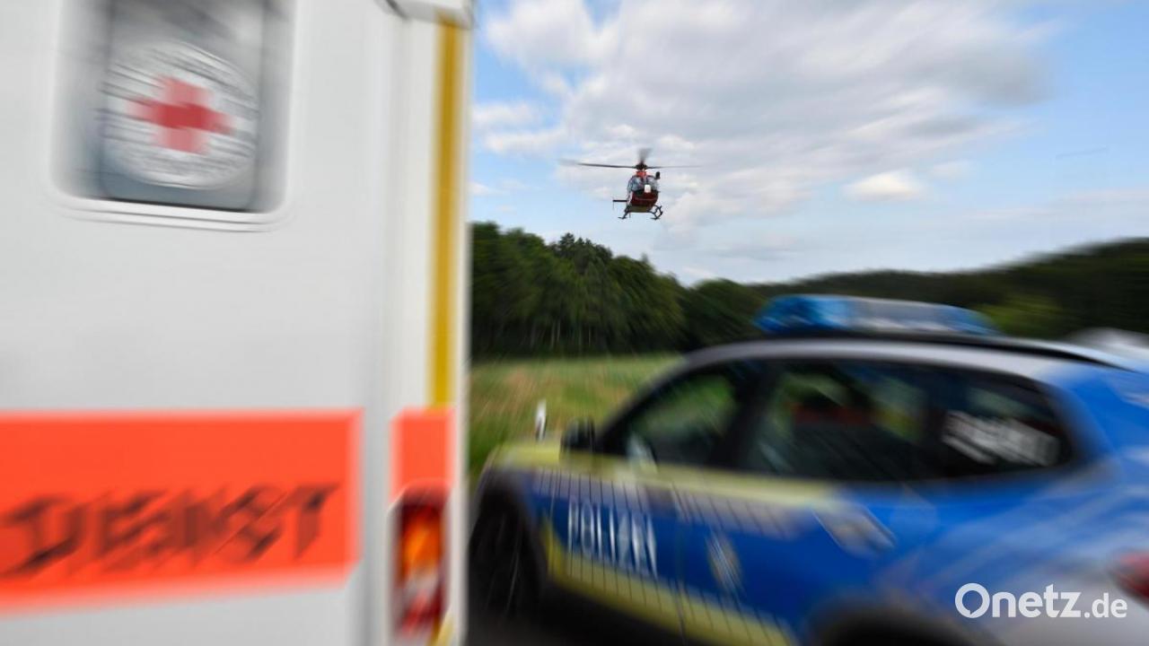Rettungshubschrauber im Einsatz nach schwerem Motorrad-Sturz bei Neukirchen | Onetz