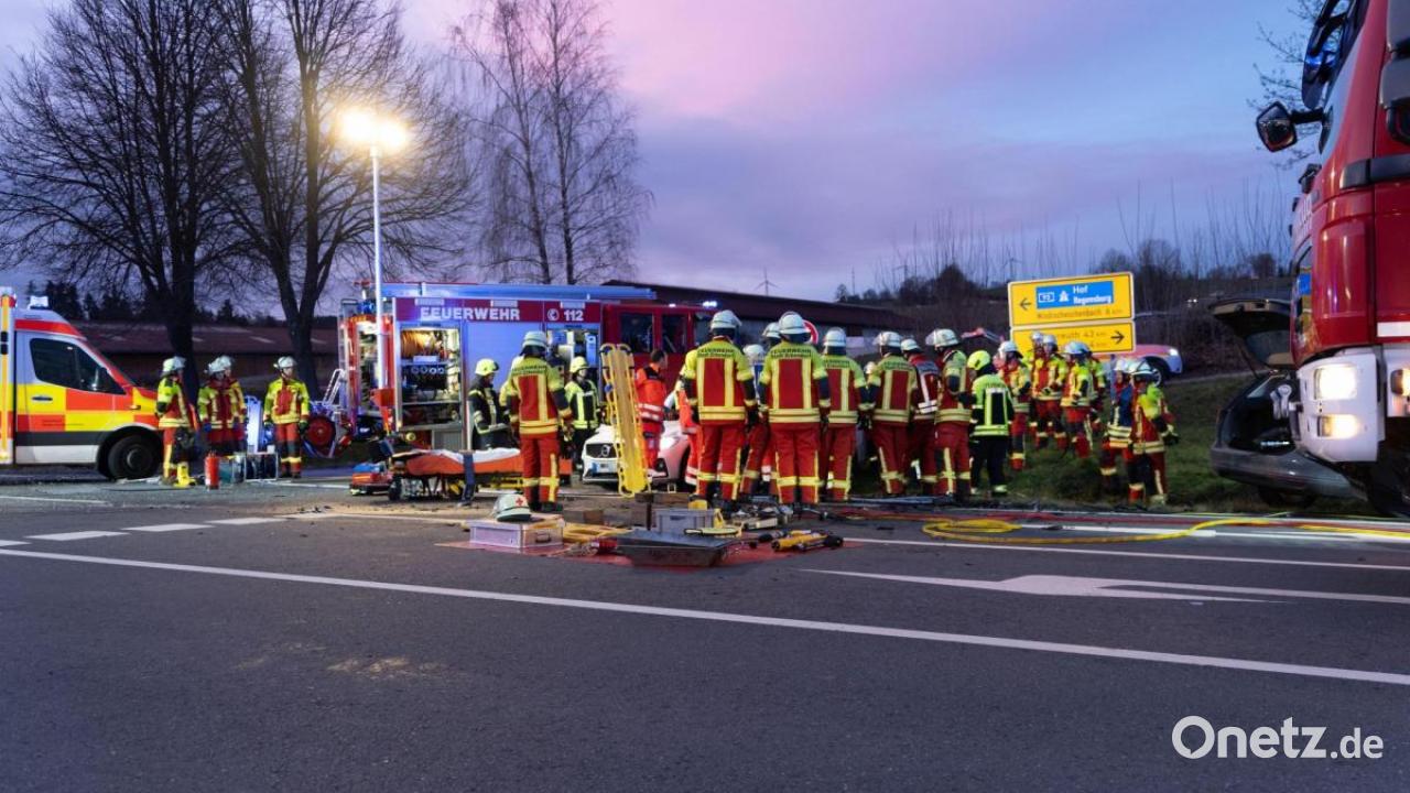 Drei Verletzte bei schwerem Verkehrsunfall bei Burggrub | Onetz