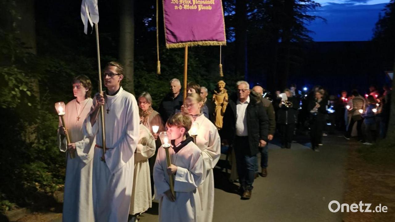 Pfarrei St. Georg gratuliert Kloster St. Felix zum Jubiläum | Onetz