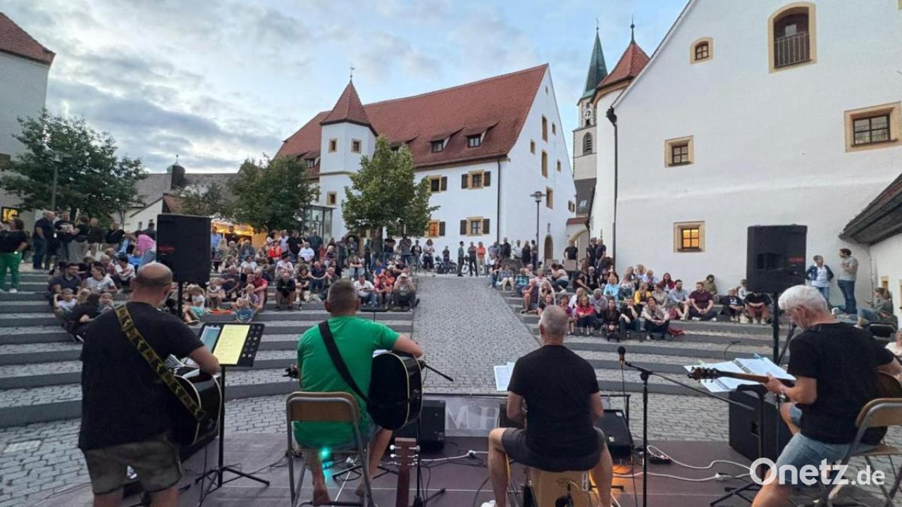 Schmex begeistert beim Open-Air-Konzert in Nabburg | Onetz