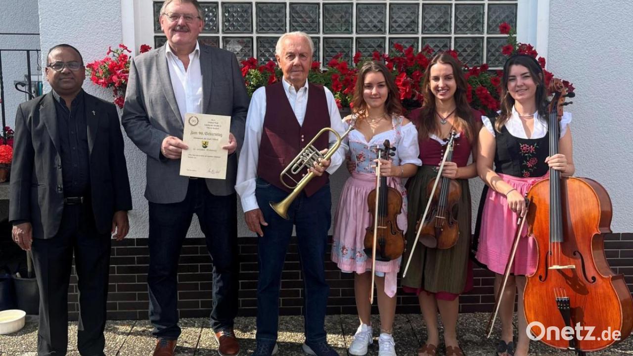 Begeisterter Musiker: Helmut Wolf aus Sorghof feiert 90. Geburtstag | Onetz