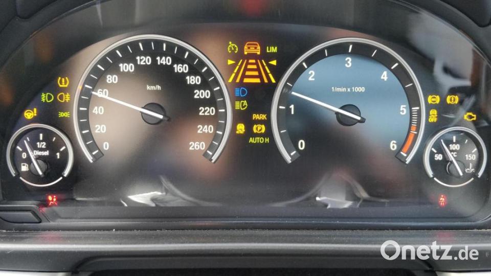 So geht dem Fahrer ein Licht auf: Das bedeuten die Symbole im Auto | Onetz