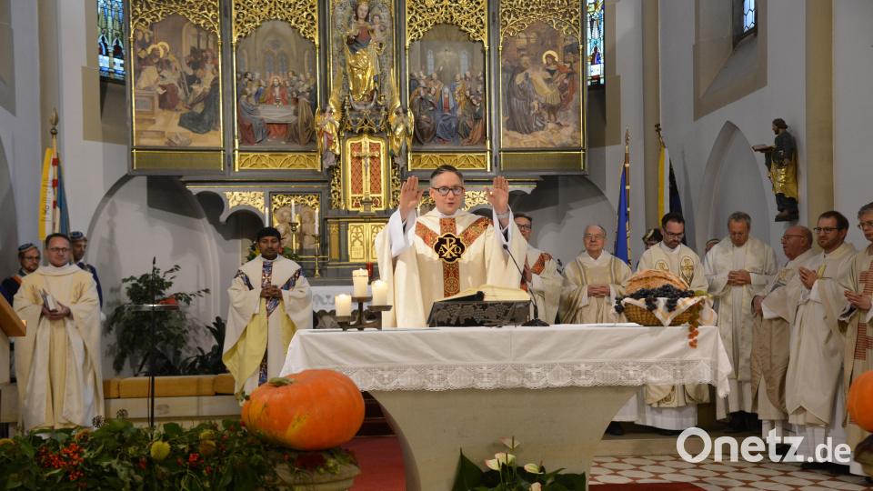 Christen der Seelsorgeeinheit Pleystein begrüßen neuen Pfarrer Adam ...