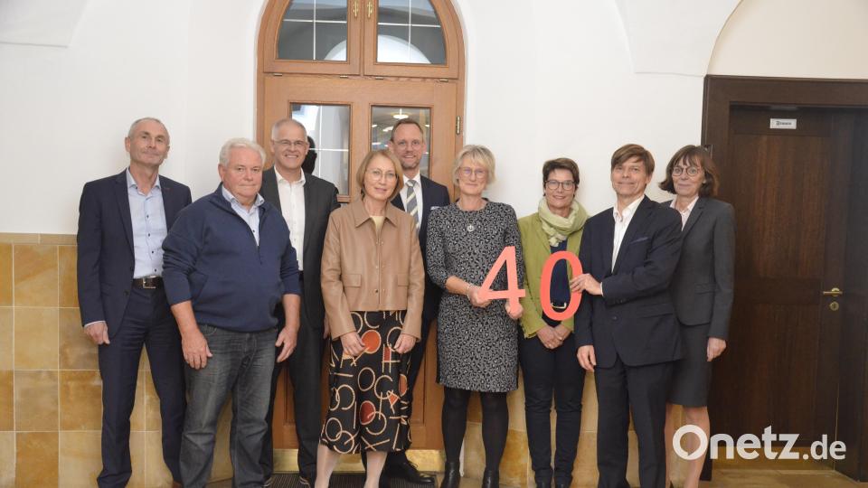 14 Jubilare seit 25 oder 40 Jahren bei der Sparkasse Amberg-Sulzbach ...