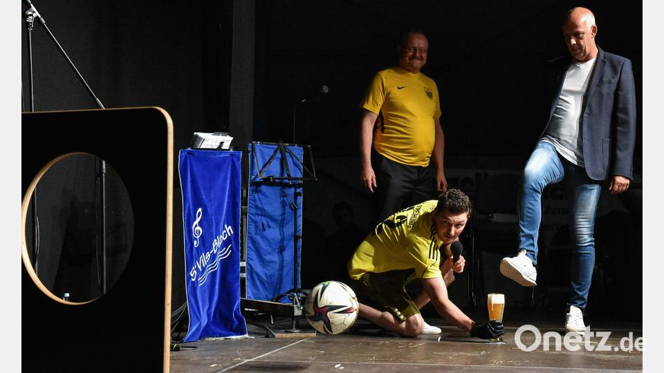 Mario Basler in Freihung: Kein Bier und keine Treffer an der Torwand ...