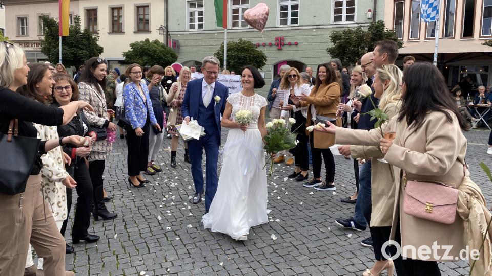Weidener Apothekerin und Jurist geben sich das Jawort | Onetz