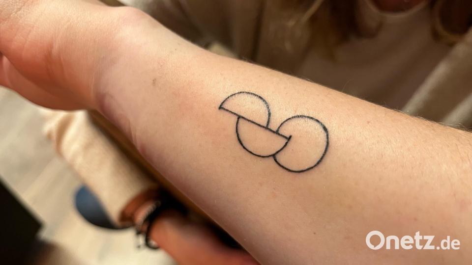 Tätowiererin aus Neustadt/WN sticht kostenlose Organspende-Tattoos | Onetz