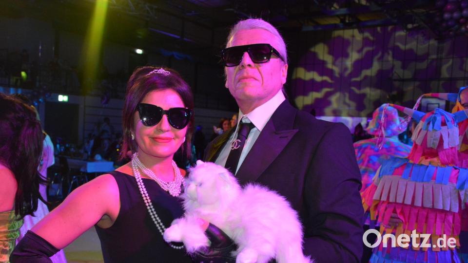 Mitterteicher Stadtball mit fetzigen Tänzen, Pharao und Karl Lagerfeld | Onetz