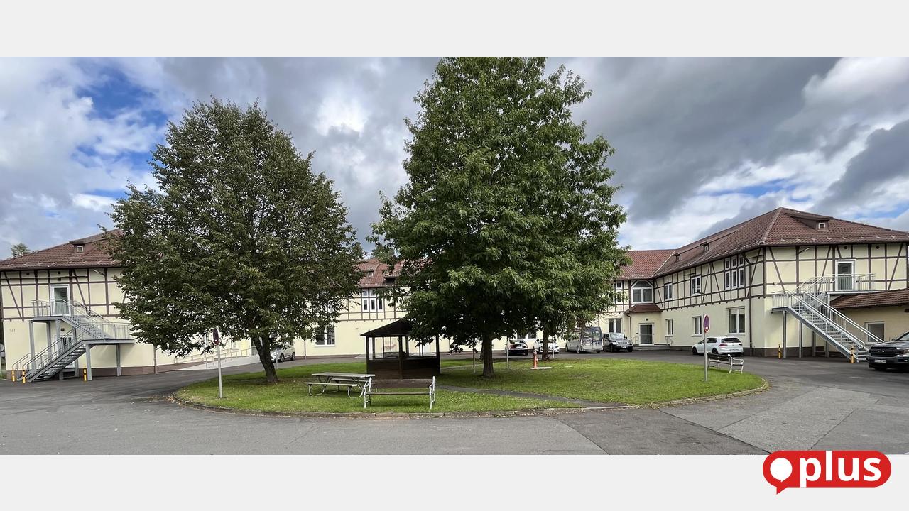Saniertes Gebäude mit Geschichte in den Tower Barracks in Grafenwöhr ...