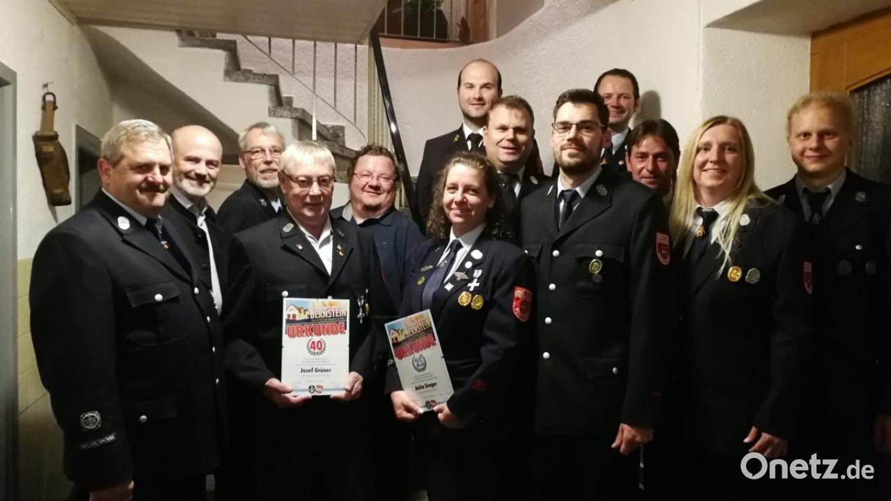 Feuerwehr Bernstein zeichnet verdiente Mitglieder aus | Onetz