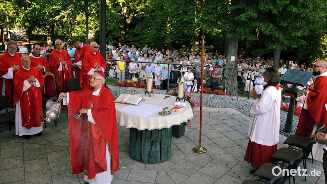 Bergfest in Amberg eröffnet: Lieber Freialtar als Freibad | Onetz