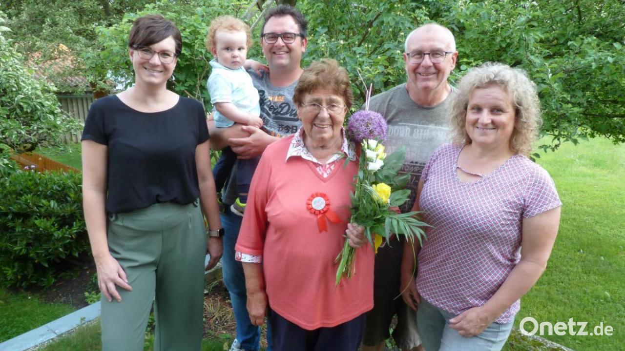 Anne Hecht feiert 85. Geburtstag | Onetz