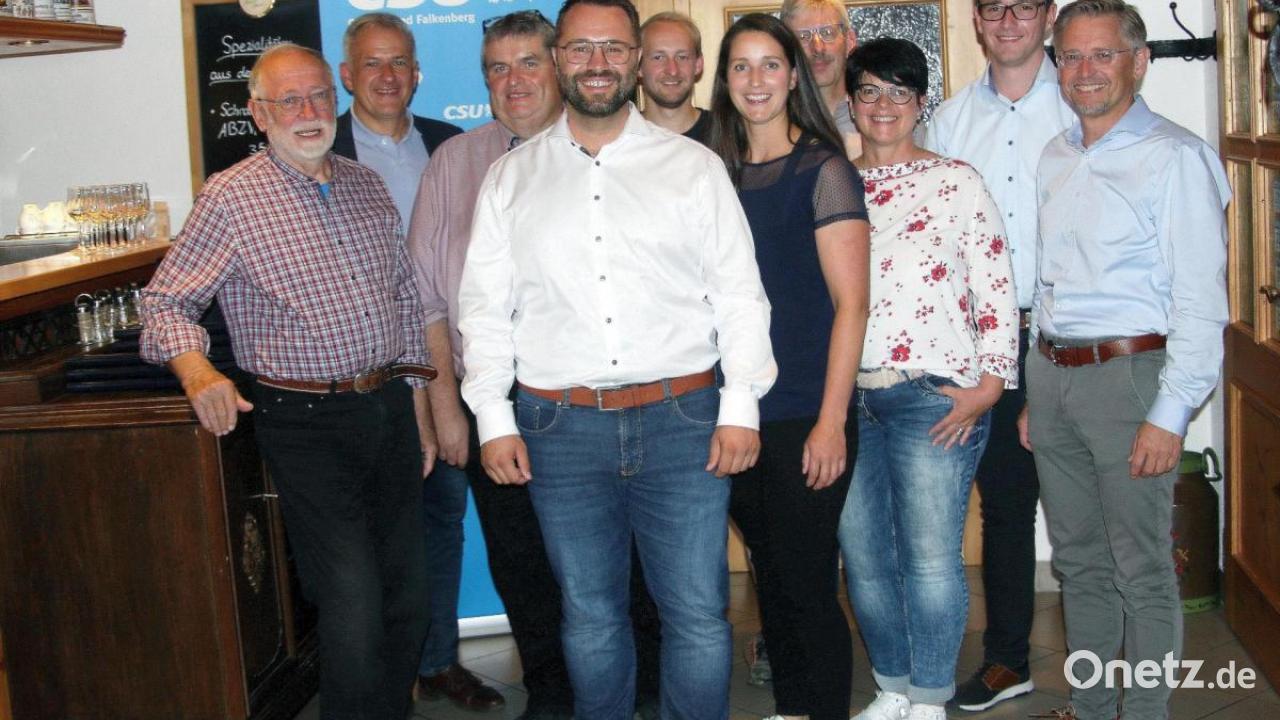 Matthias Grundler bleibt Vorsitzender der CSU in Falkenberg | Onetz