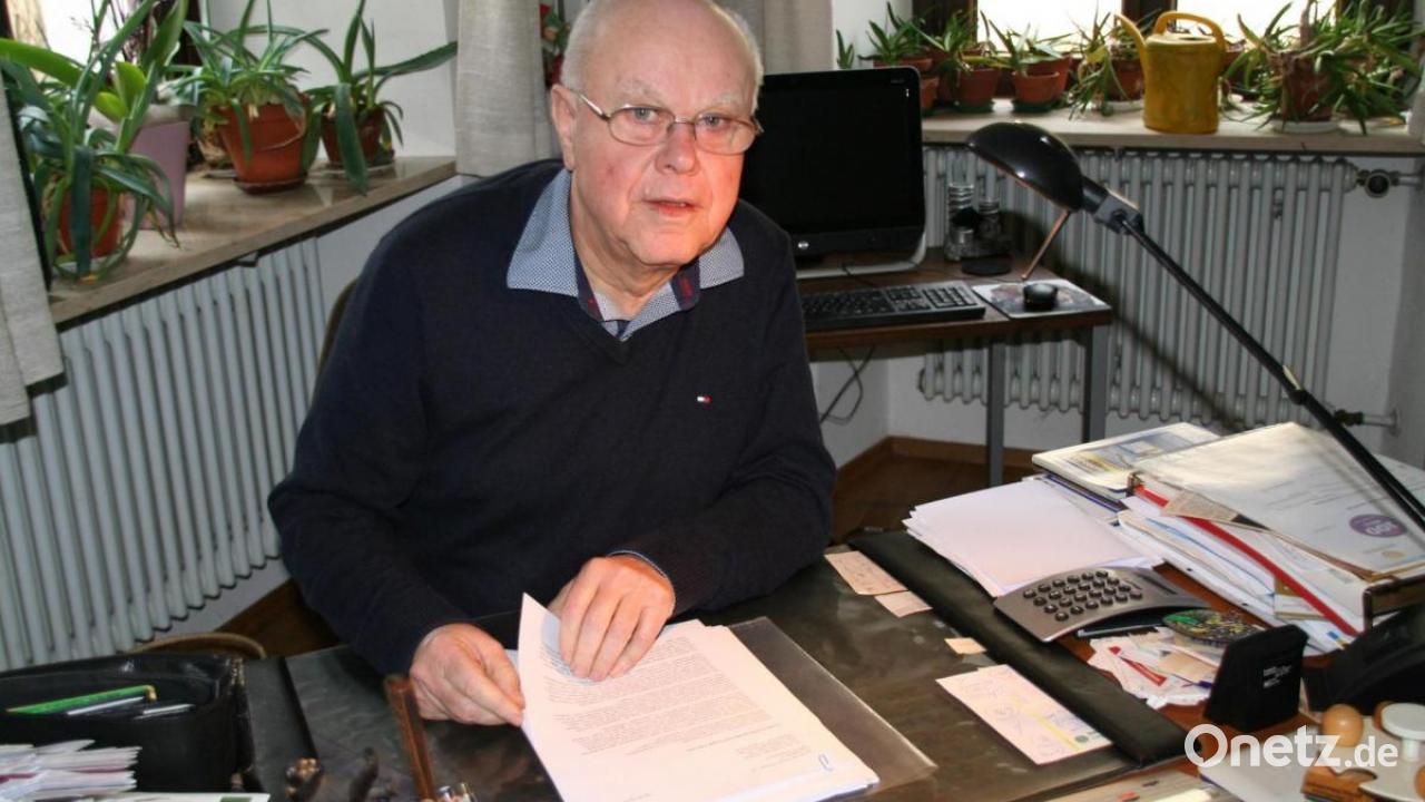 Trauer um Pfarrer Johannes Wolff | Onetz