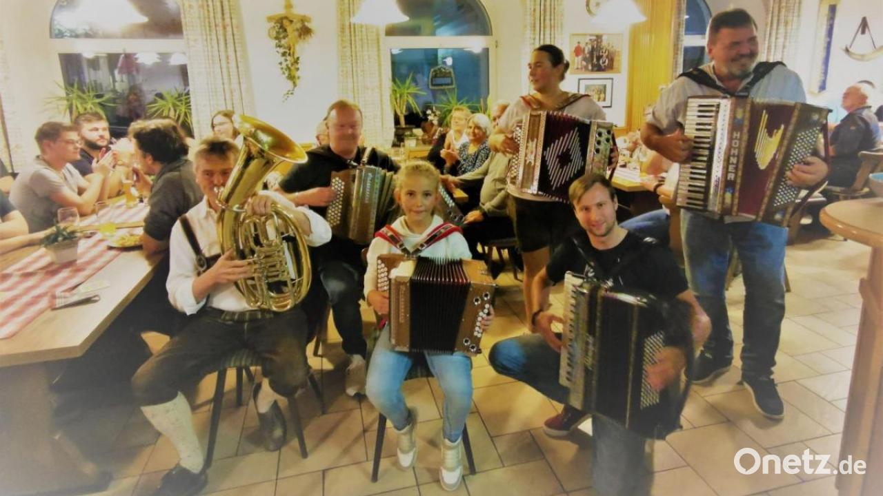 "Isling" feiert Kirwa musikalisch und sportlich | Onetz