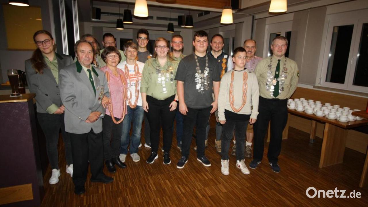 Schützengesellschaft "Eichenlaub" Zessau ehrt seine "Könige" | Onetz