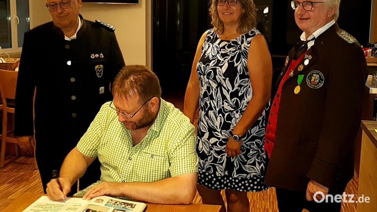 Eintrag ins Goldene Buch krönt Sportschützenkarriere von Hubert Wittmann | Onetz