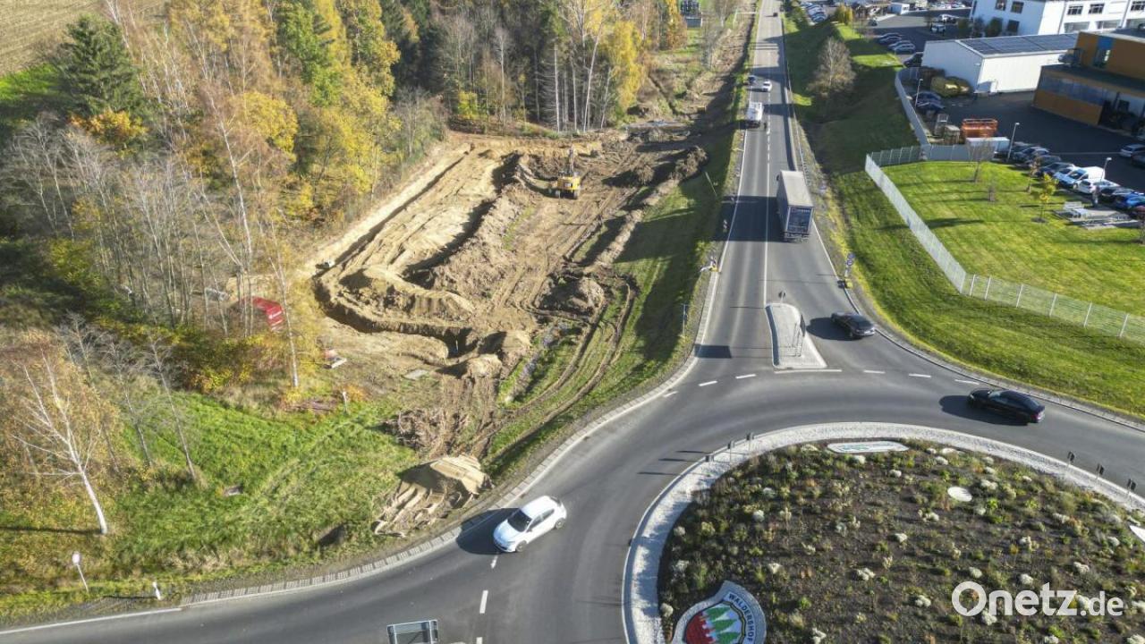 Bau der Waldershofer Ortsumgehung: Auch bei Wasserrückhaltebecken im Zeitplan | Onetz