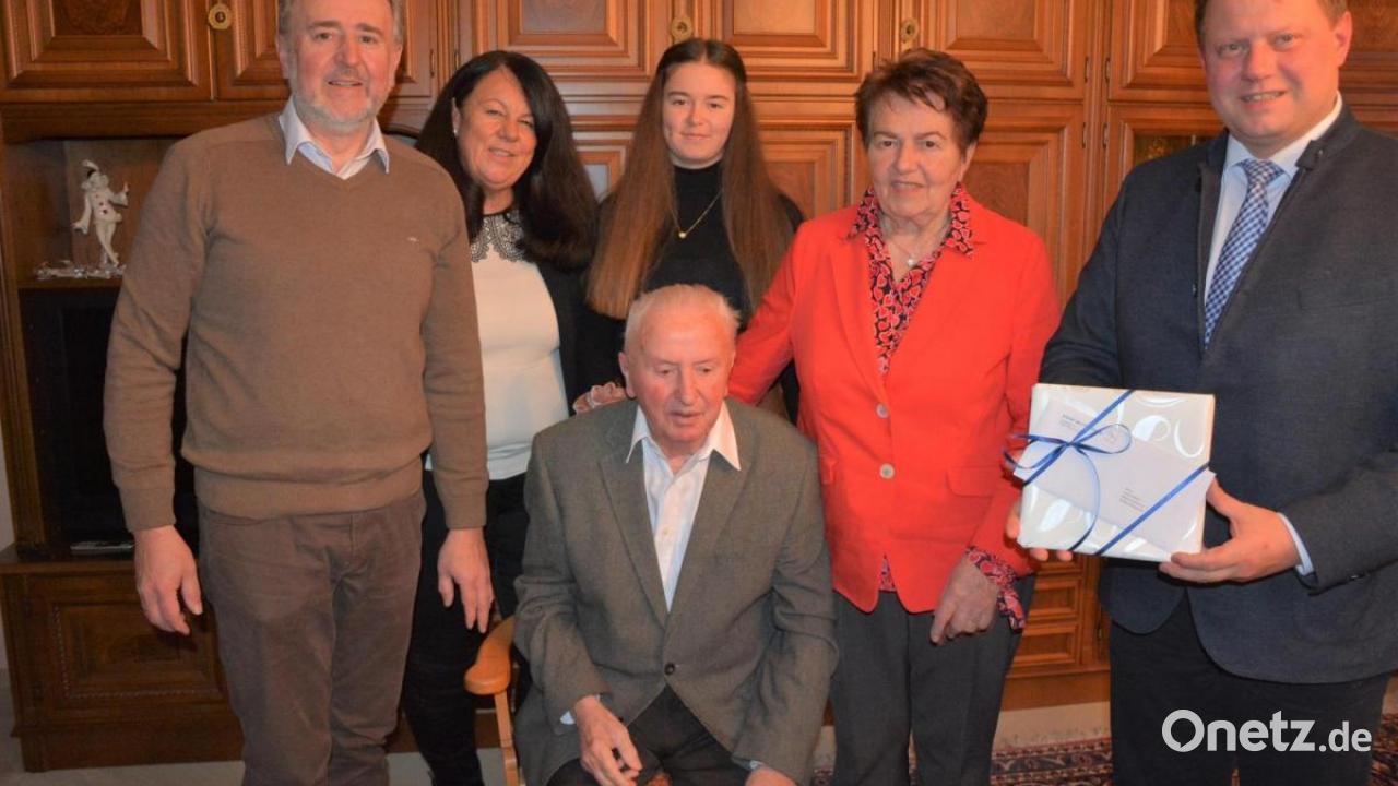 Viele Glückwünsche für den "Buchbinder": Franz Zeitler feiert seinen 95. Geburtstag | Onetz