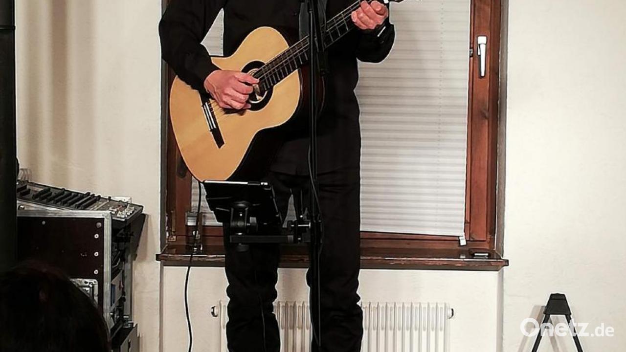 Stefan "das Eich" Eichner spielt in Kastl Reinhard Mey | Onetz