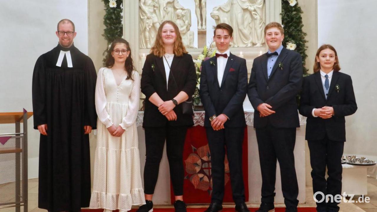 Fünf junge Christen aus der evangelischen Kirchengemeinde Erbendorf feiern Konfirmation | Onetz