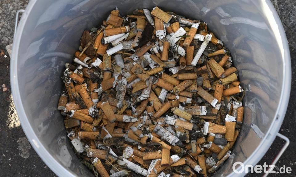 Eimer voll mit lauter Kippen | Onetz