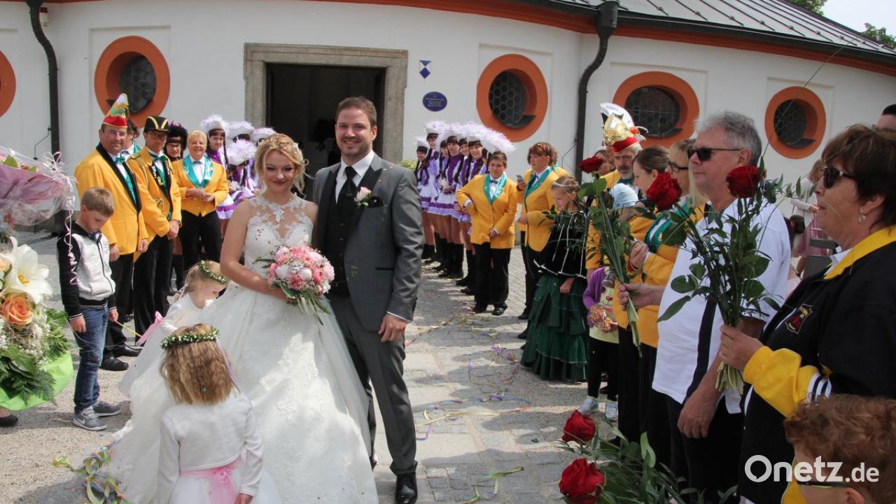 Hochzeit in der Kapplkirche: Magdalena Rosner und Tobias Schwägerl geben sich Jawort | Onetz